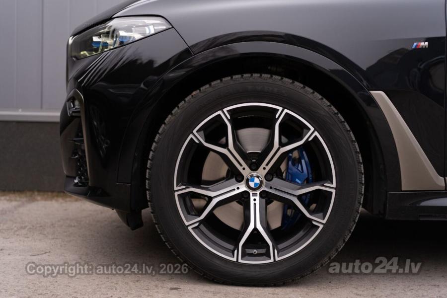 Black BMW X7 2019 in Tallinn, with an engine capacity of 3.00 L and mileage of 215 thousand km for 59950 €, photo 6 on AUTOMOTO.COM.LV