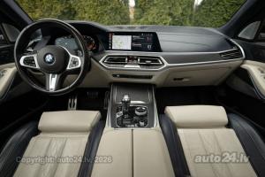 Black BMW X7 2019 in Tallinn, with an engine capacity of 3.00 L and mileage of 215 thousand km for 59950 €, photo 8 on AUTOMOTO.COM.LV