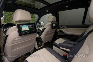 Black BMW X7 2019 in Tallinn, with an engine capacity of 3.00 L and mileage of 215 thousand km for 59950 €, photo 11 on AUTOMOTO.COM.LV