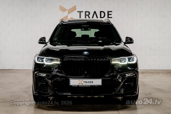Black BMW X7 2019 in Parnu, with an engine capacity of 3.00 L and mileage of 154 thousand km for 47990 €, photo 3 on AUTOMOTO.COM.LV