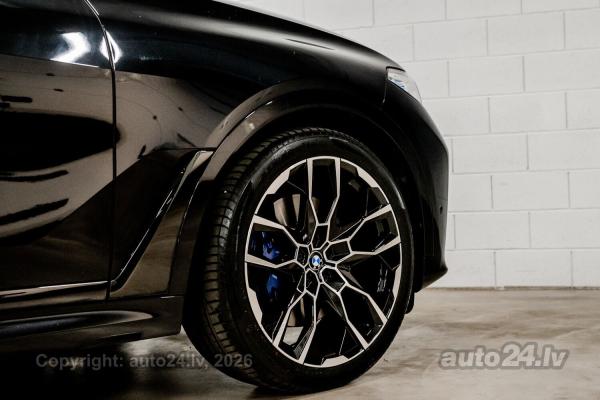 Black BMW X7 2019 in Parnu, with an engine capacity of 3.00 L and mileage of 154 thousand km for 47990 €, photo 9 on AUTOMOTO.COM.LV
