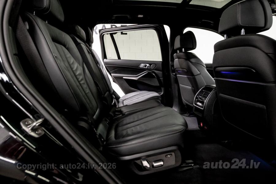 Melns BMW X7 2019 Pērnava, ar dzinēja tilpumu 3.00 L un nobraukumu 154 tūkst. km par 47990 €, foto 13 vietnē AUTOMOTO.COM.LV