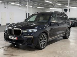 Melns BMW X7 2019 Tallina, ar dzinēja tilpumu 3.00 L un nobraukumu 186 tūkst. km par 44490 €, foto  vietnē AUTOMOTO.COM.LV