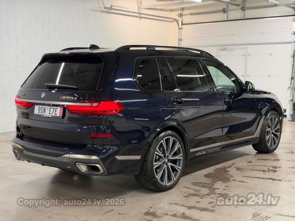 Black BMW X7 2019 in Parnu, with an engine capacity of 3.00 L and mileage of 186 thousand km for 44490 €, photo 6 on AUTOMOTO.COM.LV