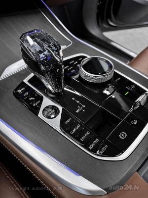 Melns BMW X7 2020 Tallina, ar dzinēja tilpumu 3.00 L un nobraukumu 93 tūkst. km par 63900 €, foto 22 vietnē AUTOMOTO.COM.LV