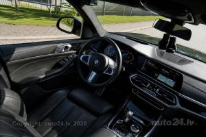 Black BMW X7 2020 in Riga, with an engine capacity of 4.40 L and mileage of 115 thousand km for 62900 €, photo 10 on AUTOMOTO.COM.LV