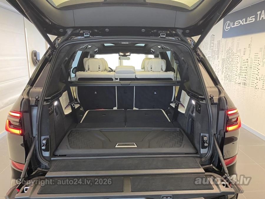 Melns BMW X7 2024 Tallina, ar dzinēja tilpumu 4.40 L un nobraukumu 30 tūkst. km par 118900 €, foto 16 vietnē AUTOMOTO.COM.LV