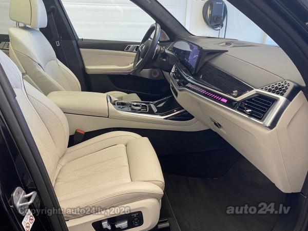 Melns BMW X7 2024 Tallina, ar dzinēja tilpumu 4.40 L un nobraukumu 30 tūkst. km par 118900 €, foto 8 vietnē AUTOMOTO.COM.LV