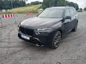 Black BMW X7 2026 in Tallinn, with an engine capacity of 3.00 L and mileage of 0 thousand km for 128000 €, photo 3 on AUTOMOTO.COM.LV