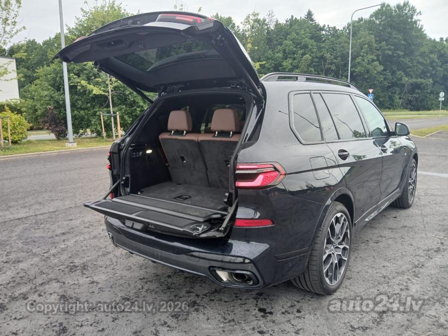 Black BMW X7 2026 in Tallinn, with an engine capacity of 3.00 L and mileage of 0 thousand km for 128000 €, photo 7 on AUTOMOTO.COM.LV