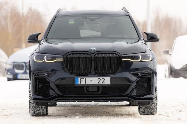 Blue BMW X7 2019 in Jelgava, with an engine capacity of 3.00 L and mileage of 222 thousand km for 49922 €, photo 2 on AUTOMOTO.COM.LV