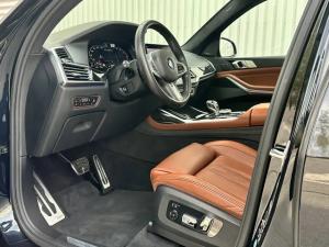 Blue BMW X7 2019 in Riga, with an engine capacity of 3.00 L and mileage of 134 thousand km for 73000 €, photo 6 on AUTOMOTO.COM.LV