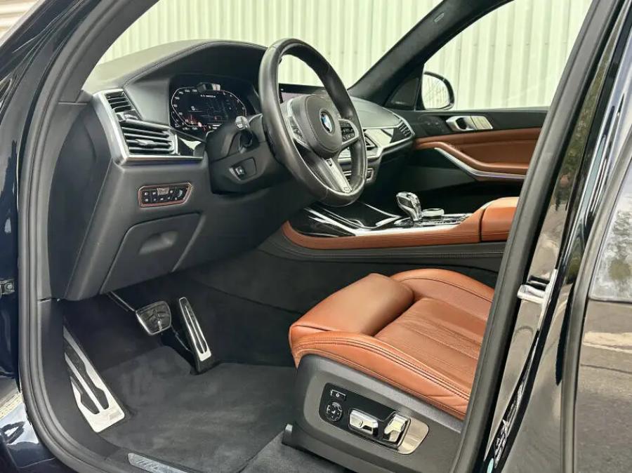 Blue BMW X7 2019 in Riga, with an engine capacity of 3.00 L and mileage of 134 thousand km for 73000 €, photo 6 on AUTOMOTO.COM.LV