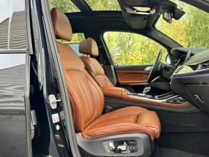 Blue BMW X7 2019 in Riga, with an engine capacity of 3.00 L and mileage of 134 thousand km for 73000 €, photo 14 on AUTOMOTO.COM.LV