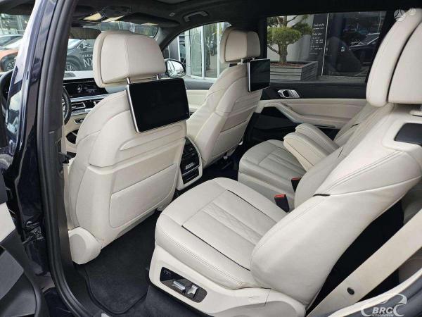 Blue BMW X7 2019 in Vilnius, with an engine capacity of 2.99 L and mileage of 207 thousand km for 44900 €, photo 7 on AUTOMOTO.COM.LV