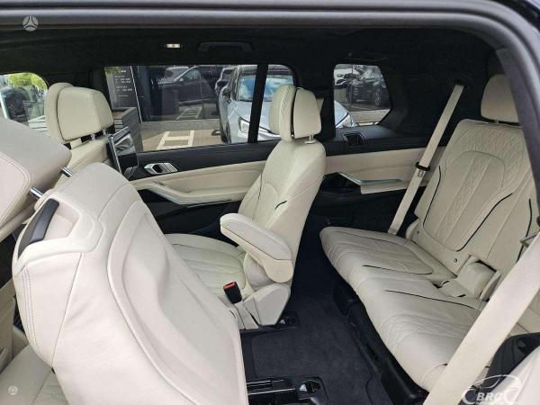 Blue BMW X7 2019 in Vilnius, with an engine capacity of 2.99 L and mileage of 207 thousand km for 44900 €, photo 9 on AUTOMOTO.COM.LV