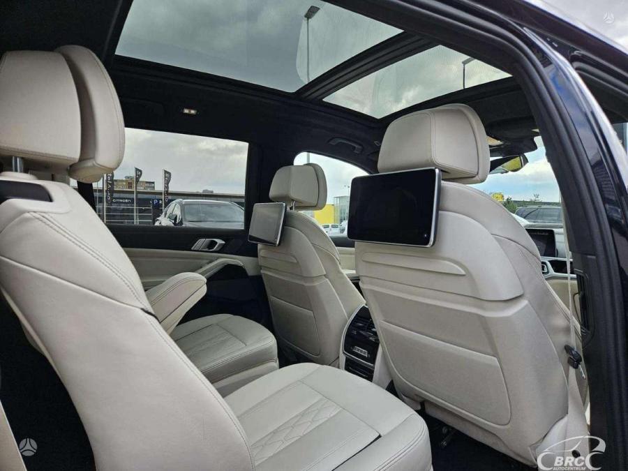 Blue BMW X7 2019 in Vilnius, with an engine capacity of 2.99 L and mileage of 207 thousand km for 44900 €, photo 11 on AUTOMOTO.COM.LV