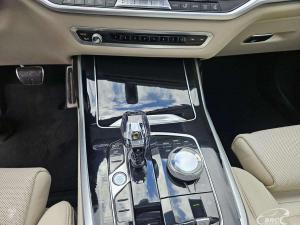 Blue BMW X7 2019 in Vilnius, with an engine capacity of 2.99 L and mileage of 207 thousand km for 44900 €, photo 12 on AUTOMOTO.COM.LV
