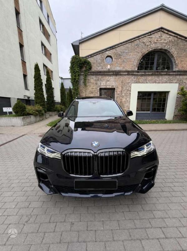 Blue BMW X7 2021 in Vilnius, with an engine capacity of 3.00 L and mileage of 172 thousand km for 48500 €, photo 1 on AUTOMOTO.COM.LV