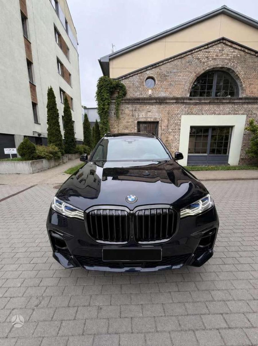 Blue BMW X7 2021 in Vilnius, with an engine capacity of 3.00 L and mileage of 172 thousand km for 48500 €, photo 1 on AUTOMOTO.COM.LV