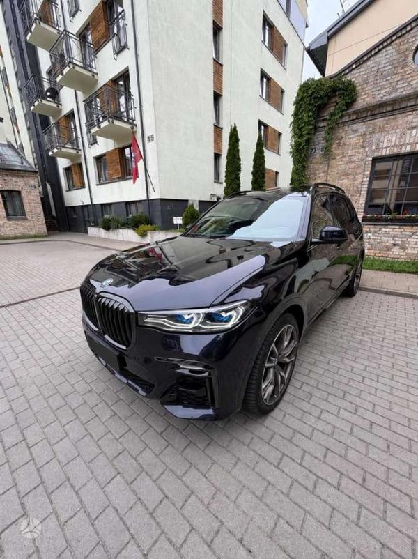 Blue BMW X7 2021 in Vilnius, with an engine capacity of 3.00 L and mileage of 172 thousand km for 48500 €, photo 3 on AUTOMOTO.COM.LV
