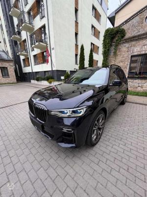 Blue BMW X7 2021 in Vilnius, with an engine capacity of 3.00 L and mileage of 172 thousand km for 48500 €, photo 4 on AUTOMOTO.COM.LV