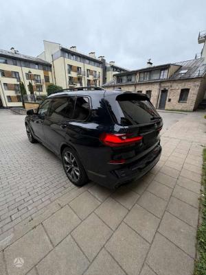 Blue BMW X7 2021 in Vilnius, with an engine capacity of 3.00 L and mileage of 172 thousand km for 48500 €, photo 6 on AUTOMOTO.COM.LV