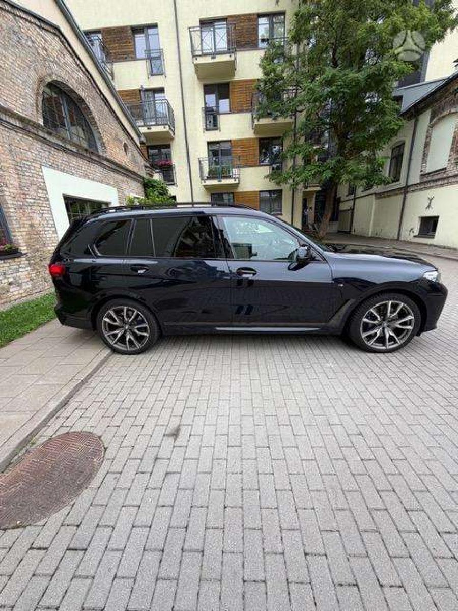 Blue BMW X7 2021 in Vilnius, with an engine capacity of 3.00 L and mileage of 172 thousand km for 48500 €, photo 7 on AUTOMOTO.COM.LV