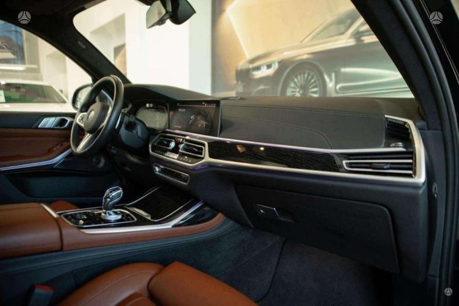 Blue BMW X7 2021 in Vilnius, with an engine capacity of 3.00 L and mileage of 172 thousand km for 48500 €, photo 14 on AUTOMOTO.COM.LV