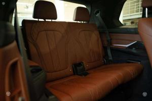 Blue BMW X7 2021 in Vilnius, with an engine capacity of 3.00 L and mileage of 172 thousand km for 48500 €, photo 16 on AUTOMOTO.COM.LV
