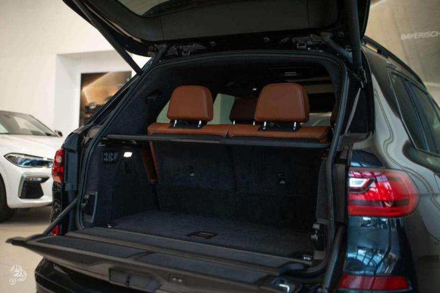 Blue BMW X7 2021 in Vilnius, with an engine capacity of 3.00 L and mileage of 172 thousand km for 48500 €, photo 17 on AUTOMOTO.COM.LV