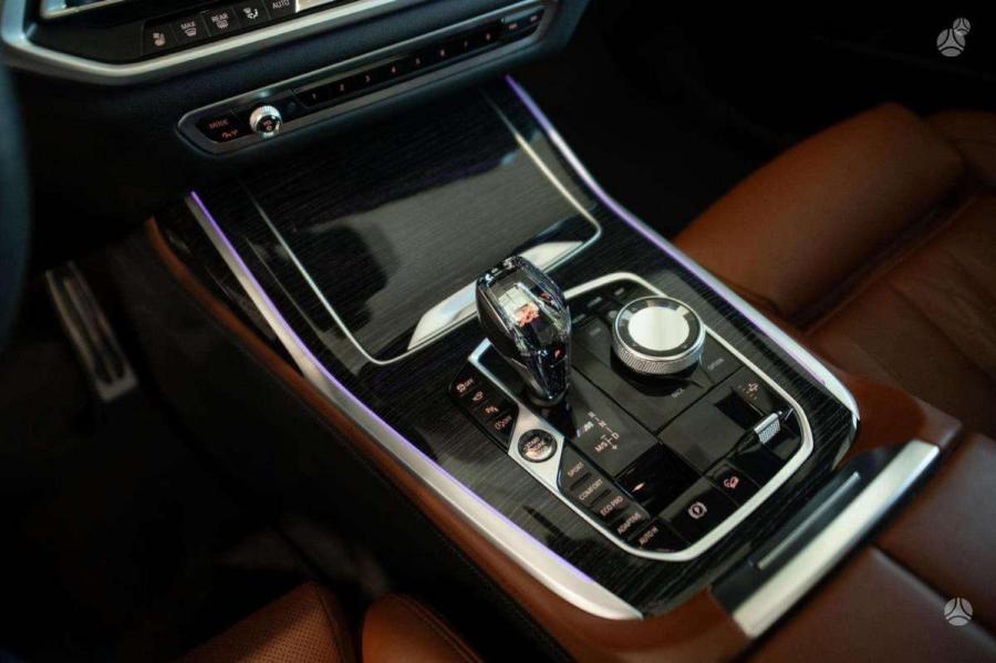 Blue BMW X7 2021 in Vilnius, with an engine capacity of 3.00 L and mileage of 172 thousand km for 48500 €, photo 18 on AUTOMOTO.COM.LV