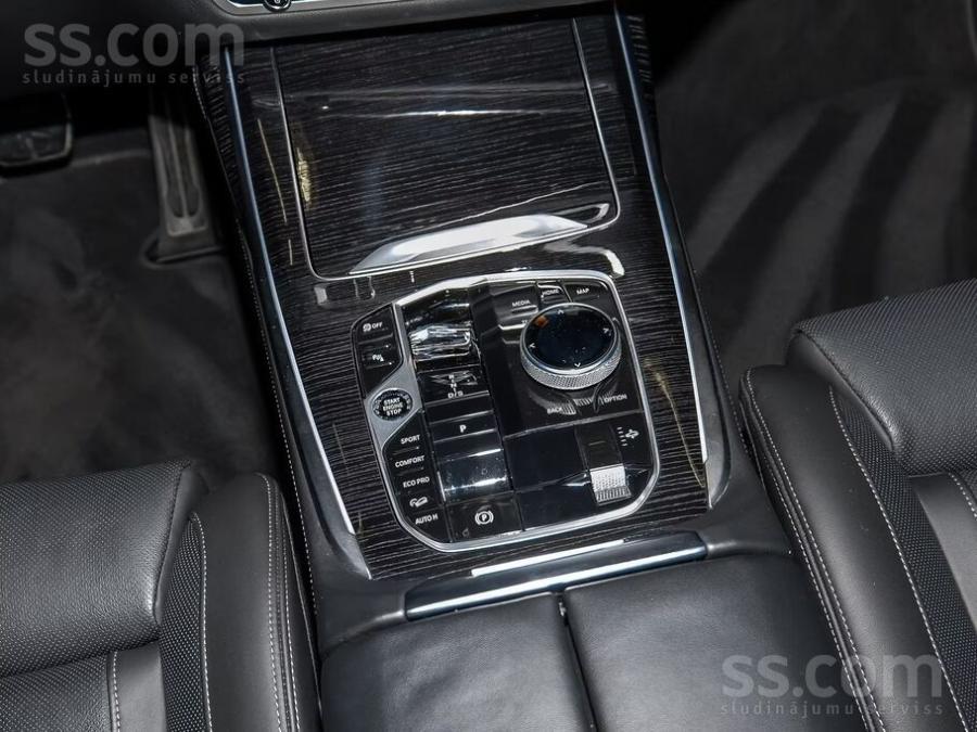 Blue BMW X7 2025 in Riga, with an engine capacity of 3.00 L and mileage of 23 thousand km for 97300 €, photo 8 on AUTOMOTO.COM.LV