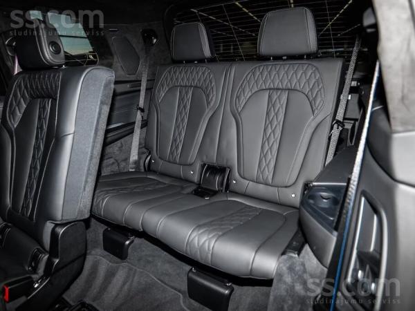 Blue BMW X7 2025 in Riga, with an engine capacity of 3.00 L and mileage of 23 thousand km for 97300 €, photo 10 on AUTOMOTO.COM.LV
