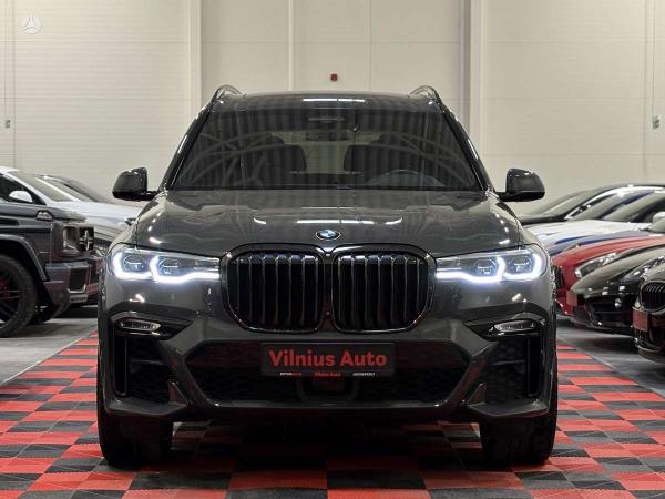 Brown BMW X7 2021 in Vilnius, with an engine capacity of 3.00 L and mileage of 104 thousand km for 57999 €, photo 4 on AUTOMOTO.COM.LV