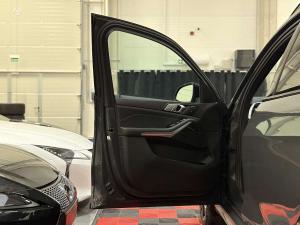 Brūns BMW X7 2021 Viļņa, ar dzinēja tilpumu 3.00 L un nobraukumu 104 tūkst. km par 57999 €, foto 25 vietnē AUTOMOTO.COM.LV