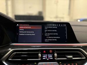 Brūns BMW X7 2021 Viļņa, ar dzinēja tilpumu 3.00 L un nobraukumu 104 tūkst. km par 57999 €, foto 57 vietnē AUTOMOTO.COM.LV
