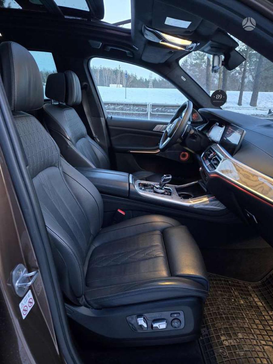 BMW X7 2019 in Vilnius, with an engine capacity of 2.99 L and mileage of 181 thousand km for 50999 €, photo 12 on AUTOMOTO.COM.LV