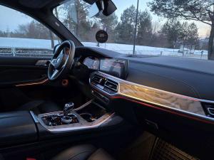 BMW X7 2019 in Vilnius, with an engine capacity of 2.99 L and mileage of 181 thousand km for 50999 €, photo 16 on AUTOMOTO.COM.LV