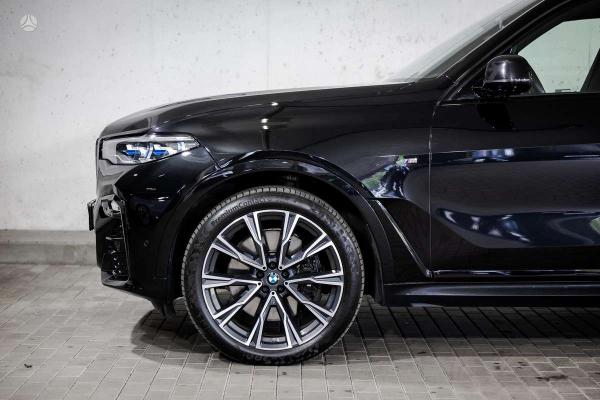 BMW X7 2022 in Vilnius, with an engine capacity of 3.00 L and mileage of 88 thousand km for 64991 €, photo 5 on AUTOMOTO.COM.LV