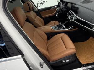 BMW X7 2022 in Vilnius, with an engine capacity of 3.00 L and mileage of 64 thousand km for 56000 €, photo 6 on AUTOMOTO.COM.LV