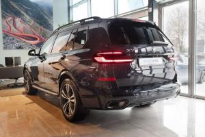 BMW X7 2024 in Kaunas, with an engine capacity of 3.00 L and mileage of 28 thousand km for 97994 €, photo 4 on AUTOMOTO.COM.LV