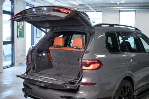 BMW X7 2024 in Marijampole, with an engine capacity of 4.40 L and mileage of 49 thousand km for 133950 €, photo 14 on AUTOMOTO.COM.LV