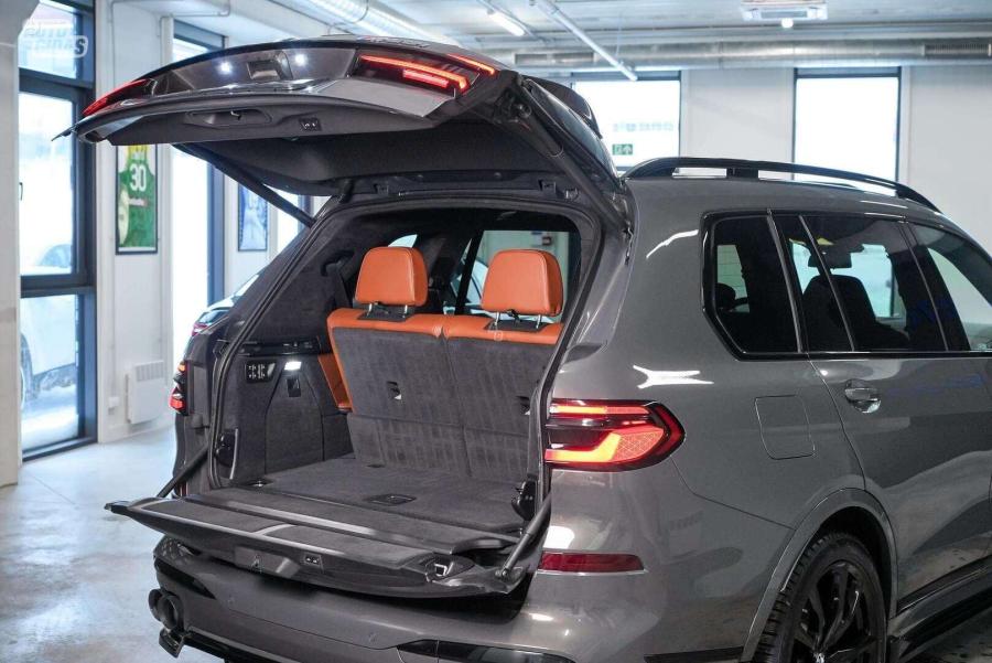 BMW X7 2024 in Marijampole, with an engine capacity of 4.40 L and mileage of 49 thousand km for 133950 €, photo 14 on AUTOMOTO.COM.LV