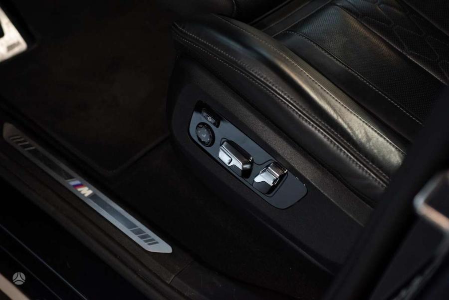 BMW X7 2024 in Kaunas, with an engine capacity of 3.00 L and mileage of 29 thousand km for 86300 €, photo 15 on AUTOMOTO.COM.LV