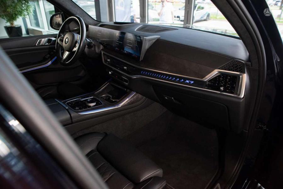 BMW X7 2024 in Kaunas, with an engine capacity of 3.00 L and mileage of 29 thousand km for 86300 €, photo 20 on AUTOMOTO.COM.LV