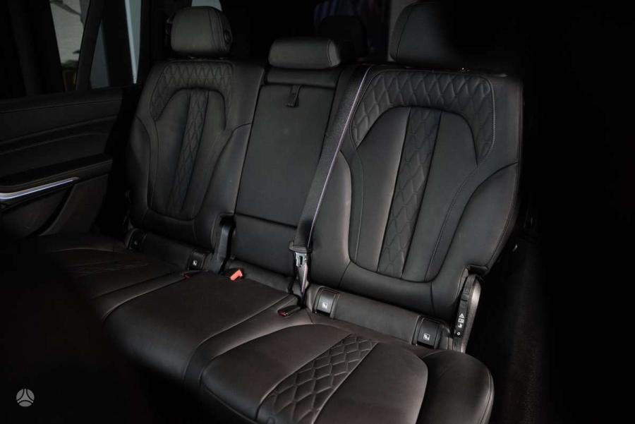BMW X7 2024 in Kaunas, with an engine capacity of 3.00 L and mileage of 29 thousand km for 86300 €, photo 24 on AUTOMOTO.COM.LV