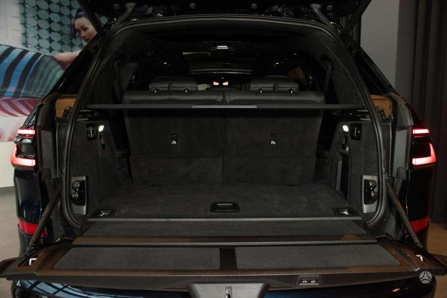 BMW X7 2024 in Kaunas, with an engine capacity of 3.00 L and mileage of 29 thousand km for 86300 €, photo 25 on AUTOMOTO.COM.LV