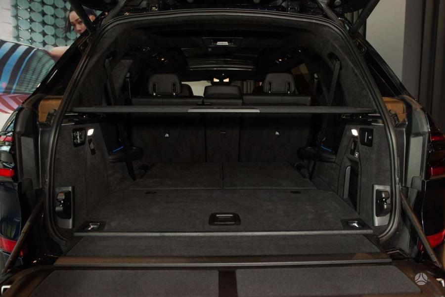 BMW X7 2024 in Kaunas, with an engine capacity of 3.00 L and mileage of 29 thousand km for 86300 €, photo 27 on AUTOMOTO.COM.LV