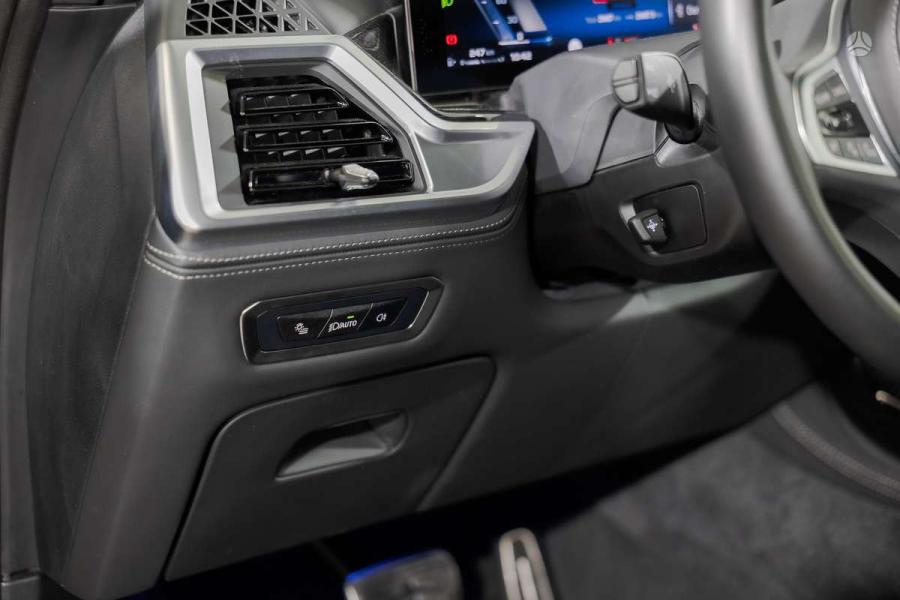 BMW X7 2024 in Vilnius, with an engine capacity of 4.40 L and mileage of 21 thousand km for 94991 €, photo 29 on AUTOMOTO.COM.LV